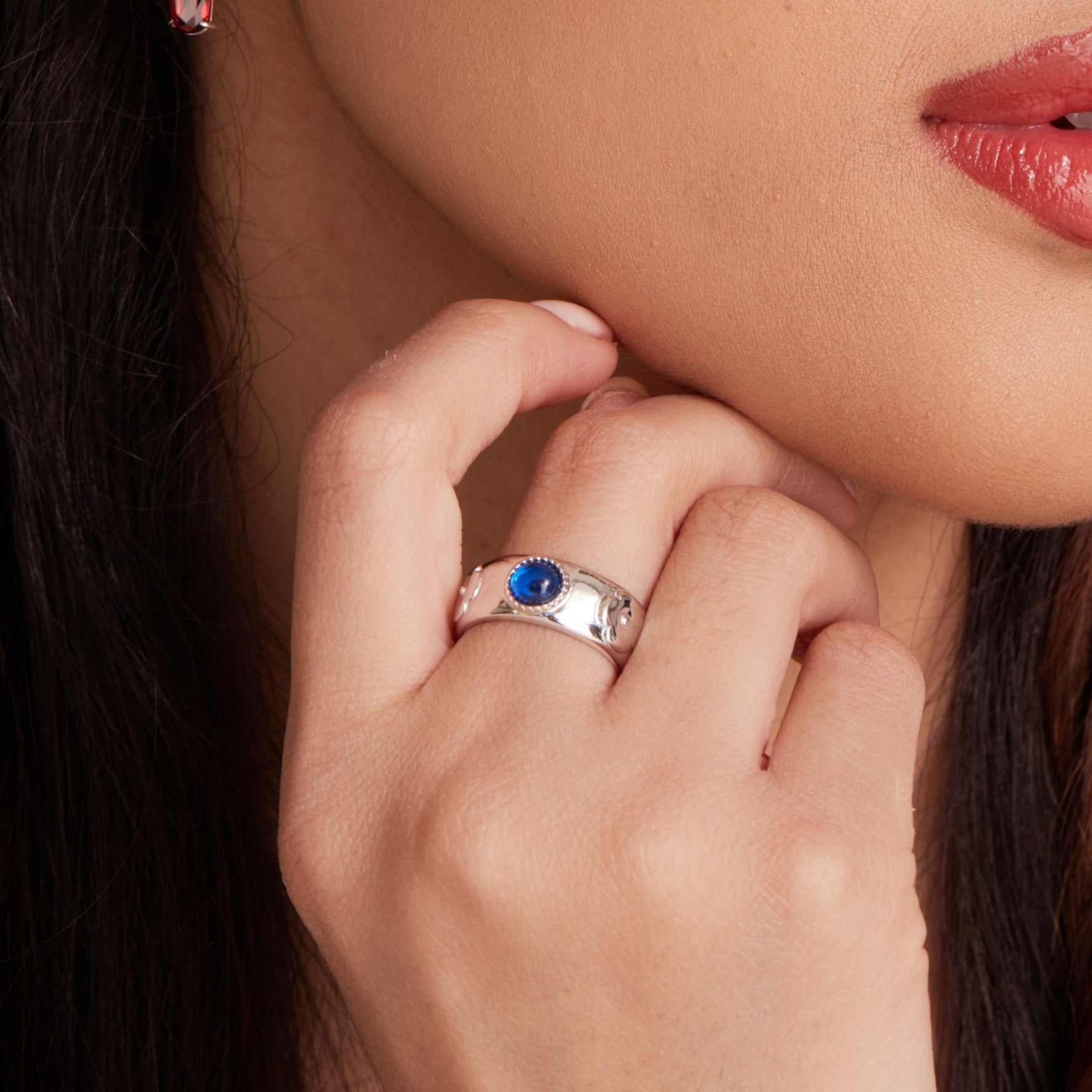 Howl's Ring – Vivamacity